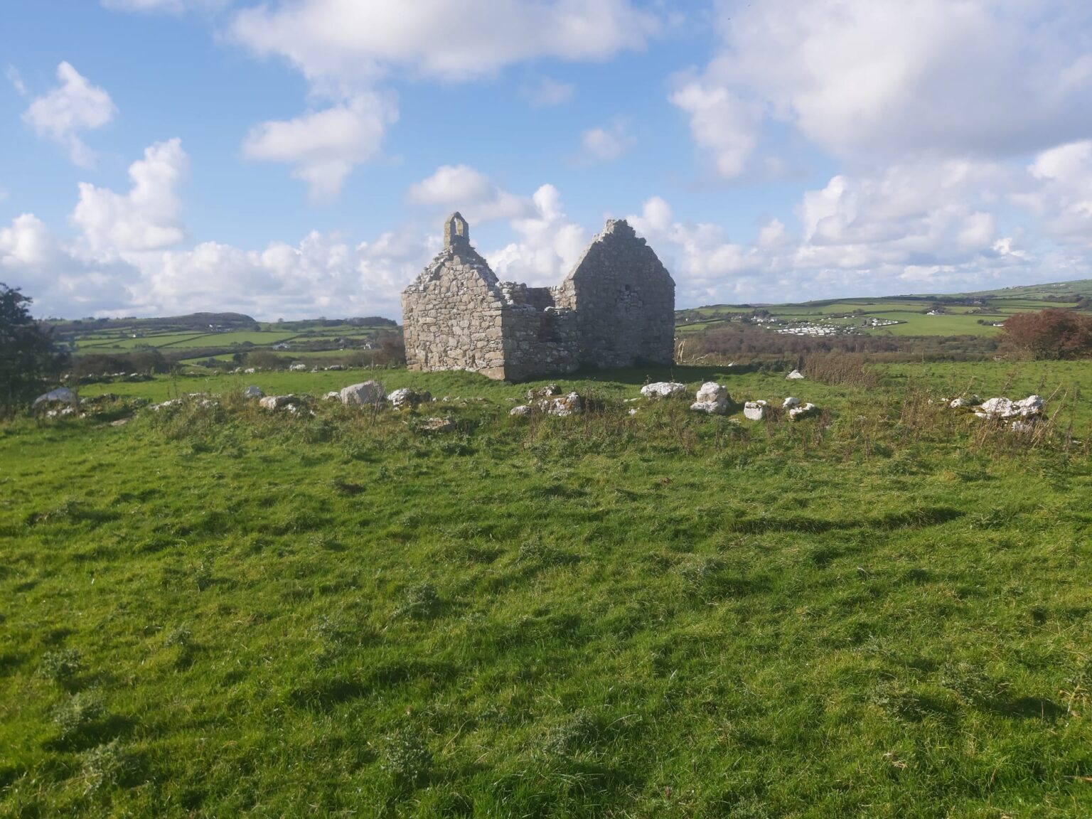 8 BEST Anglesey Walks To Try (Hidden Gems, Circular Trails & More!)